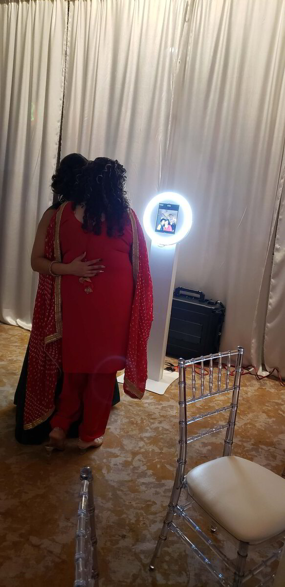 Digital GIF Photo Booth Rentals In Bampton, Mississauga, Toronto ...