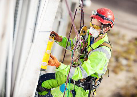 TOP 5 COMMON MISTAKES WHEN WORKING AT HEIGHTS (AND HOW TO AVOID THEM)