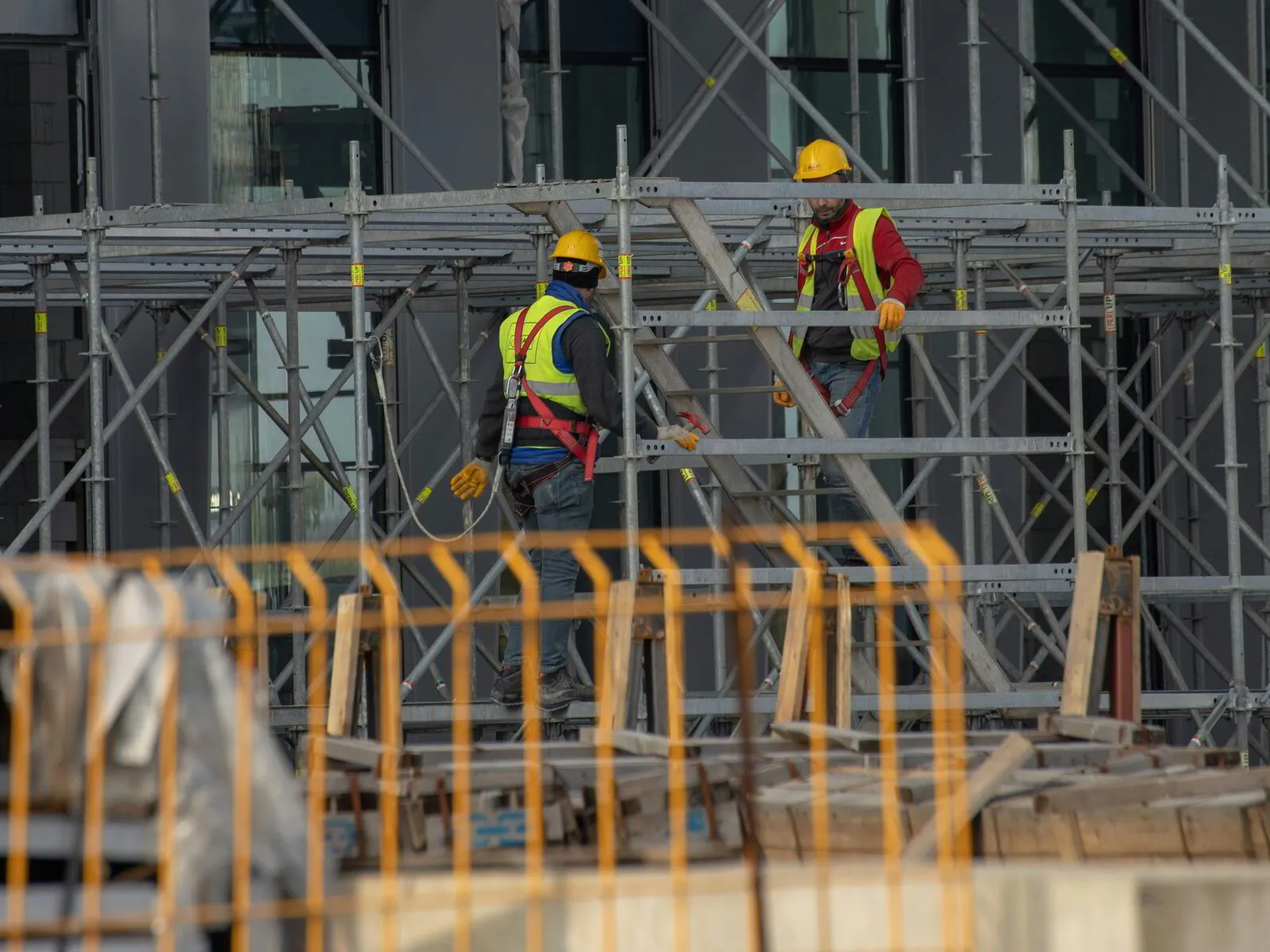 TOP 10 HAZARDS IN THE WORKPLACE AND HOW TO CONTROL THEM.