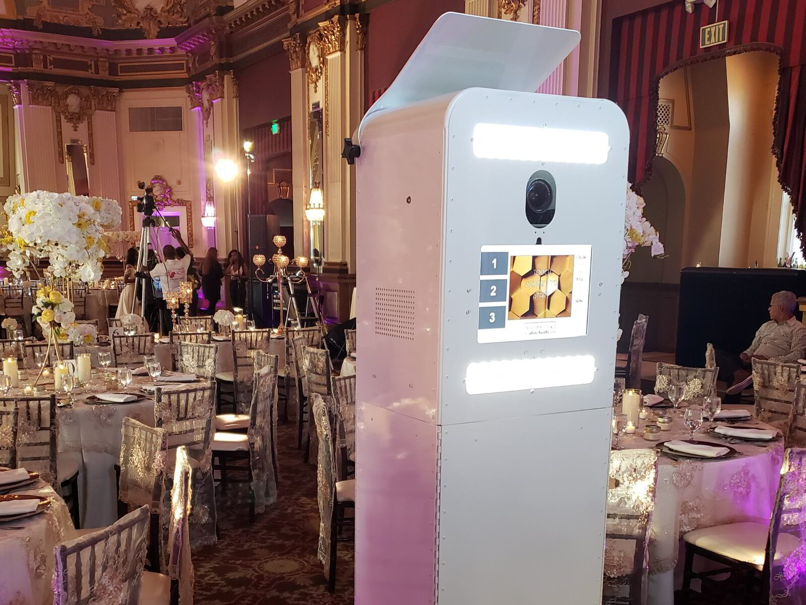 Design Options | Monumental Photo Booths
