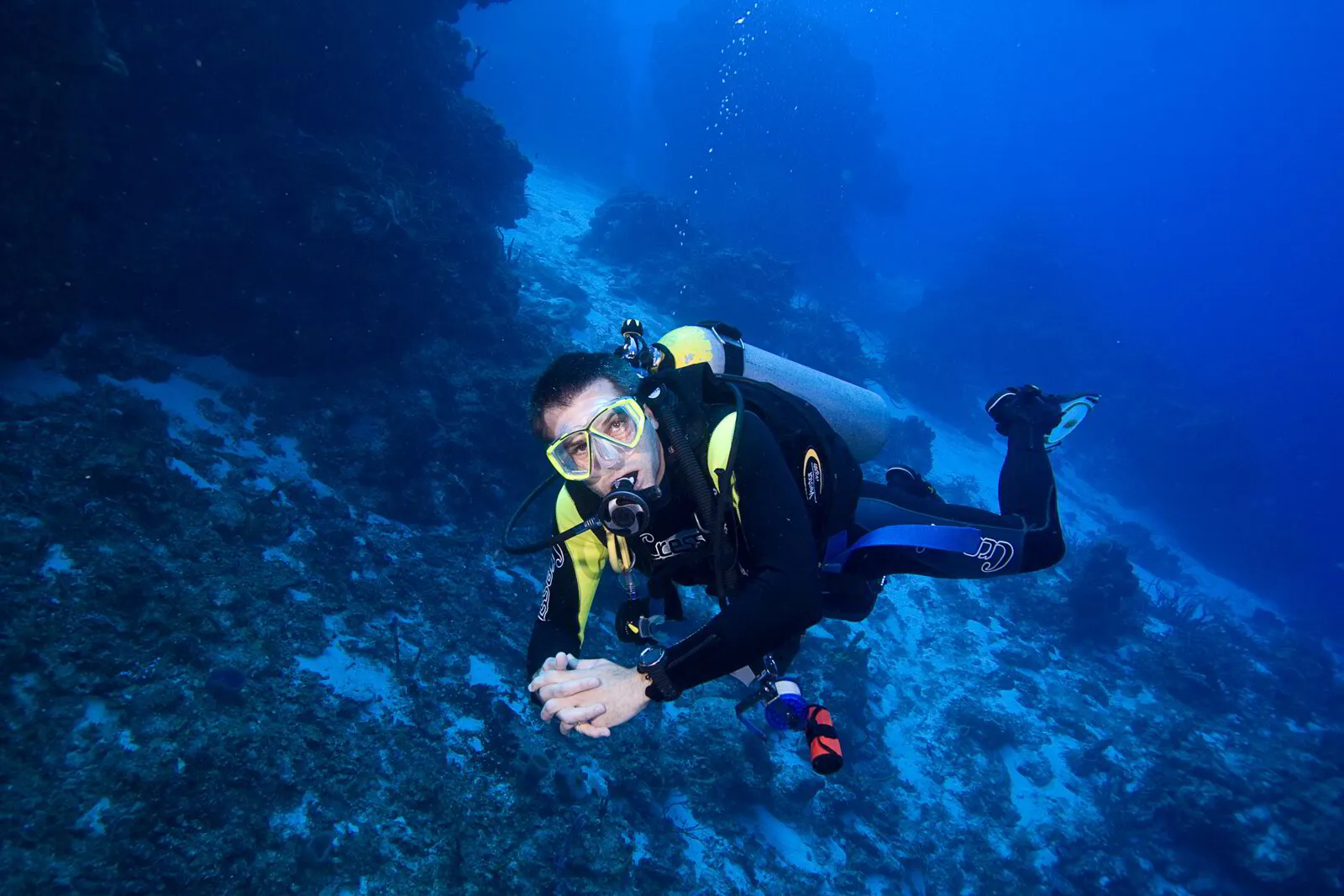 Razones para Aprender a Bucear y sus Beneficios