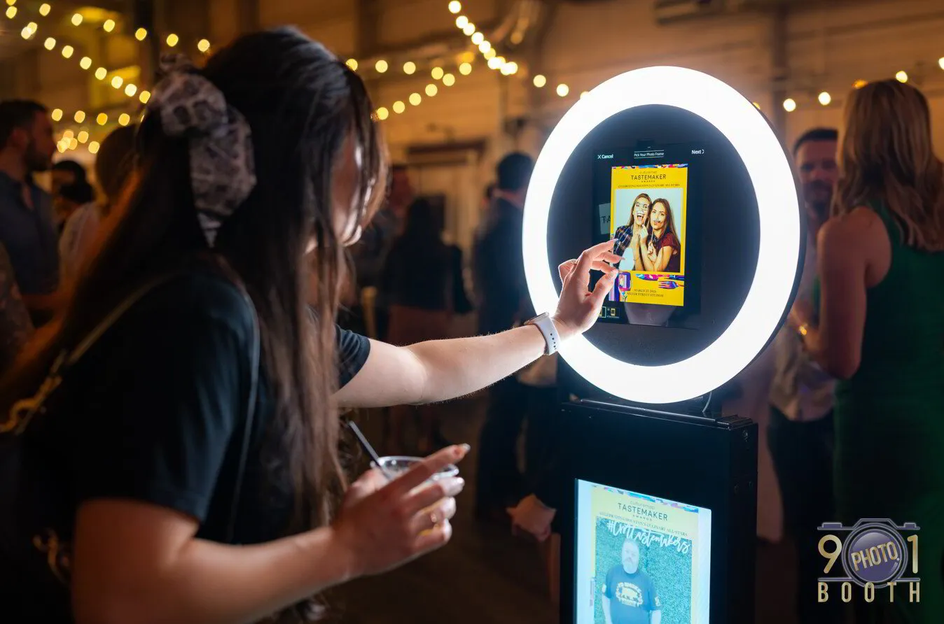 Digital Photo Booth Rental in Memphis TN | 9 Photo 1 Booth