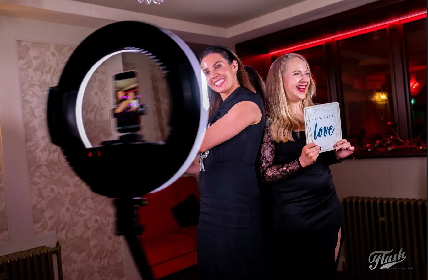 360 Photo Booth Rental in Portland, Oregon | Flash Photo Booth PDX