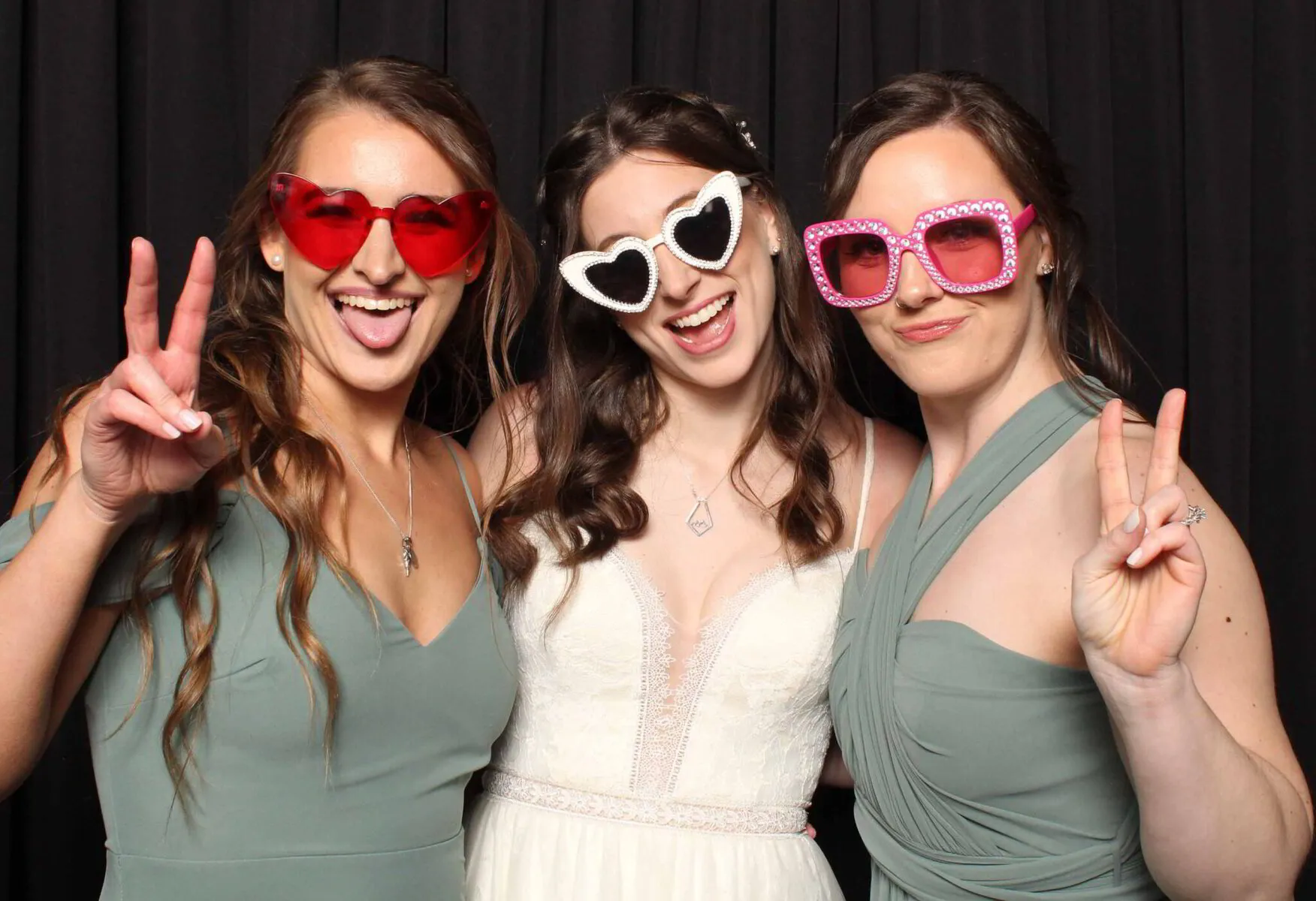Jordan & Rhena - Wedding - Photo Booth - Flash Photo booth : Flash ...