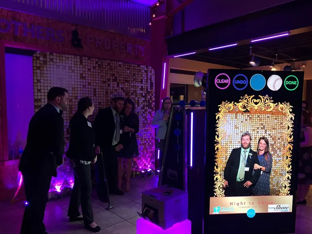 Premium Photo Booth Rental Allentown, Pennsylvania | FX Photo Booths