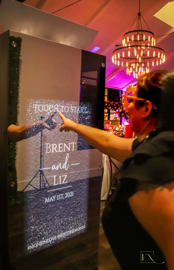 The Magic Mirror – the perfect compliment to your wedding or event