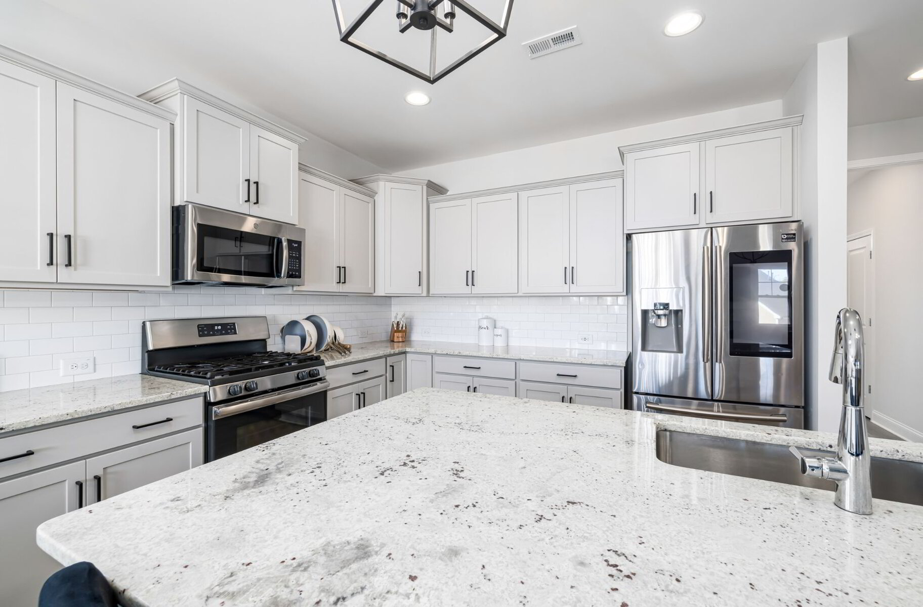 How to Handle Stubborn Stains on Quartz Countertops in Chilliwack