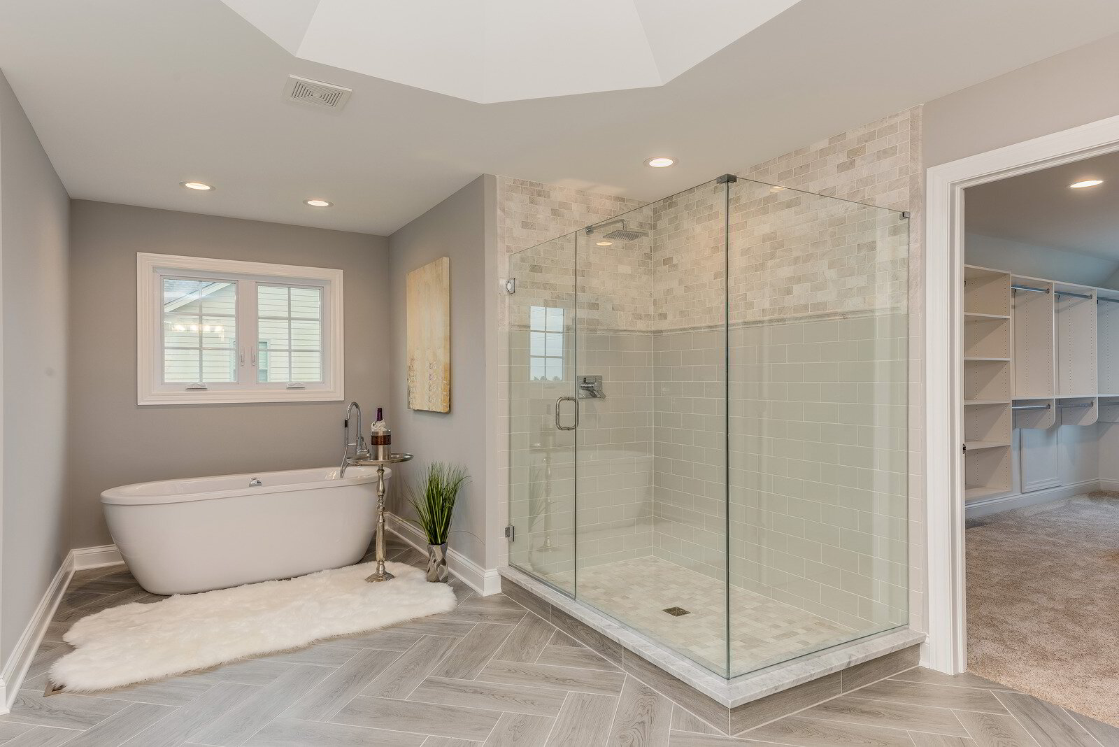 Choosing the Best Custom Shower Glass Enclosure Size