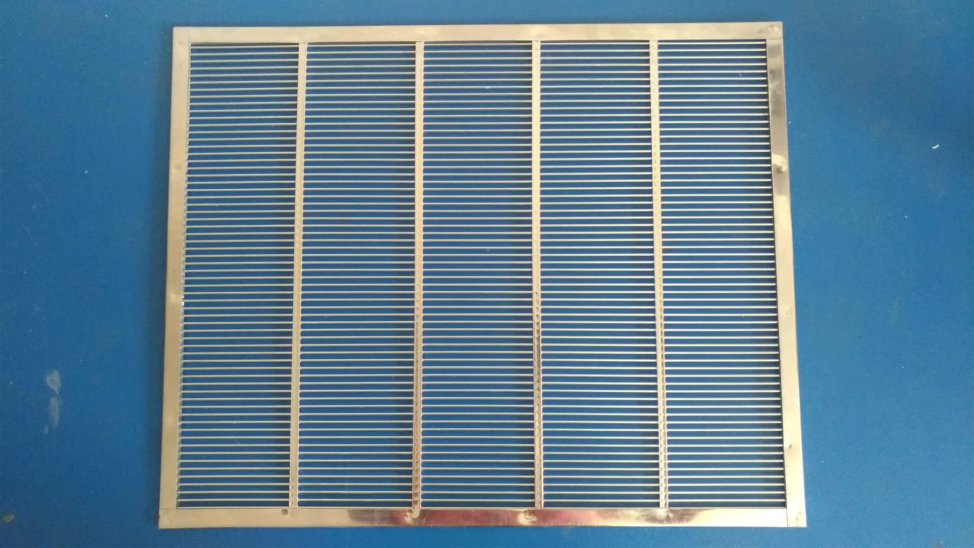 Steel Queen Excluders