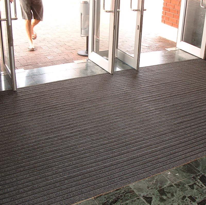 Loose-Laid vs Recessed Mats: What to Know