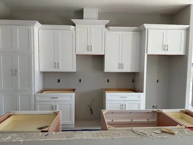 The Difference Between Custom and Semi-Custom Cabinets: Which is Right for You?