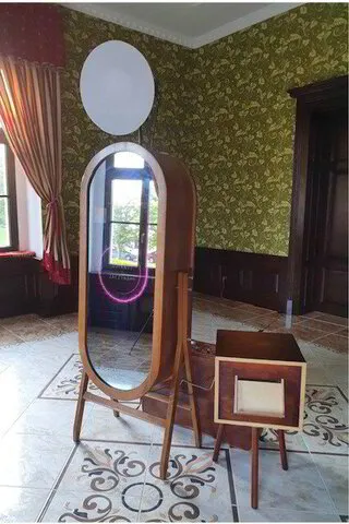 Retro Mirror Selfie Photo Booth Rental - Southern California | The Main ...