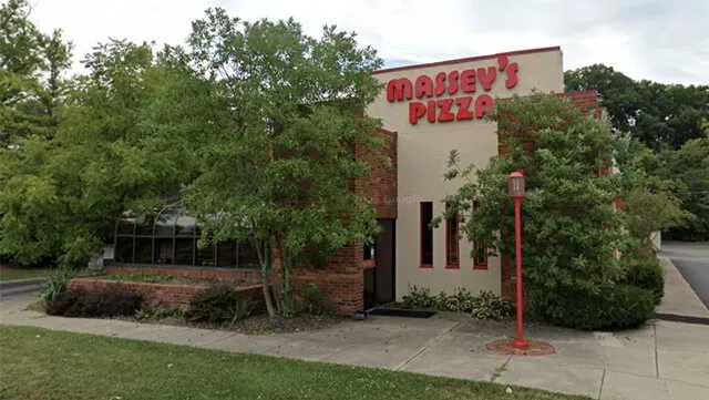 Massey's Pizza - Gahanna, Ohio Restaurant & Delivery