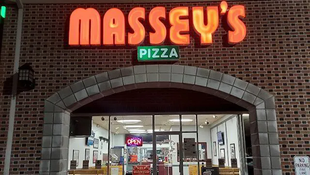 Massey's Pizza - Powell, Ohio Restaurant & Delivery