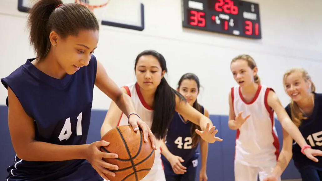 The Benefits of Small Group Basketball Training vs. Team Practices