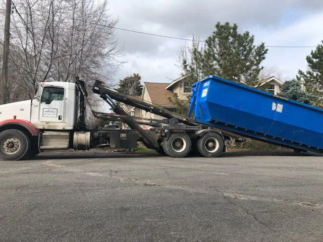 Why Roll-Off Dumpsters Keep Construction Projects Moving