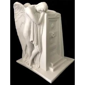 E7 : Weeping Angel marble urn