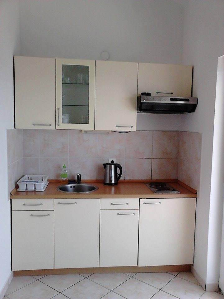 TEPLI BOK PRIMOŠTEN- Apartments, Rooms, Villa Belvedere