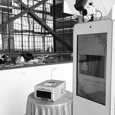 Photo booth Rentals For Weddings & Bridal Parties | Steel City Selfies