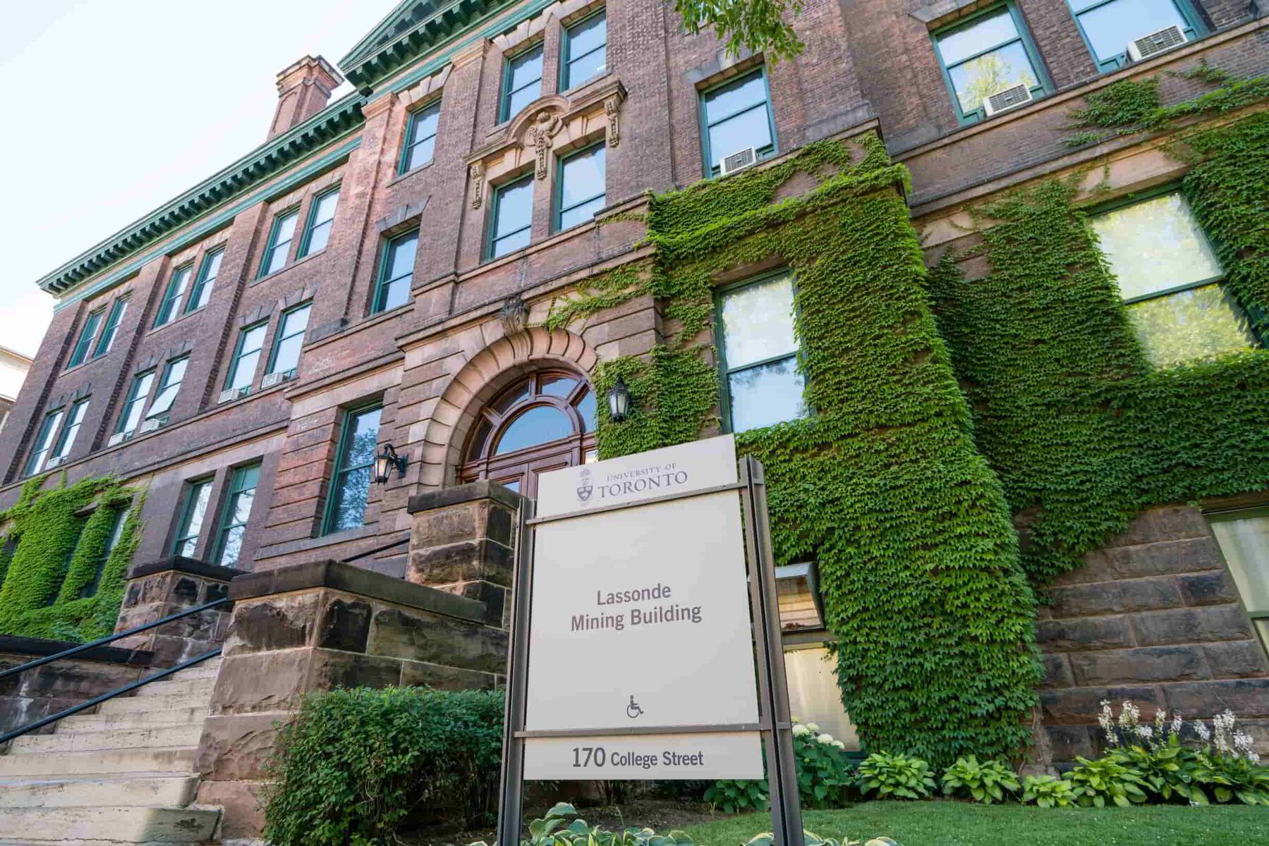 Top 10 Mining Engineering Schools in North America | An Underground Miner