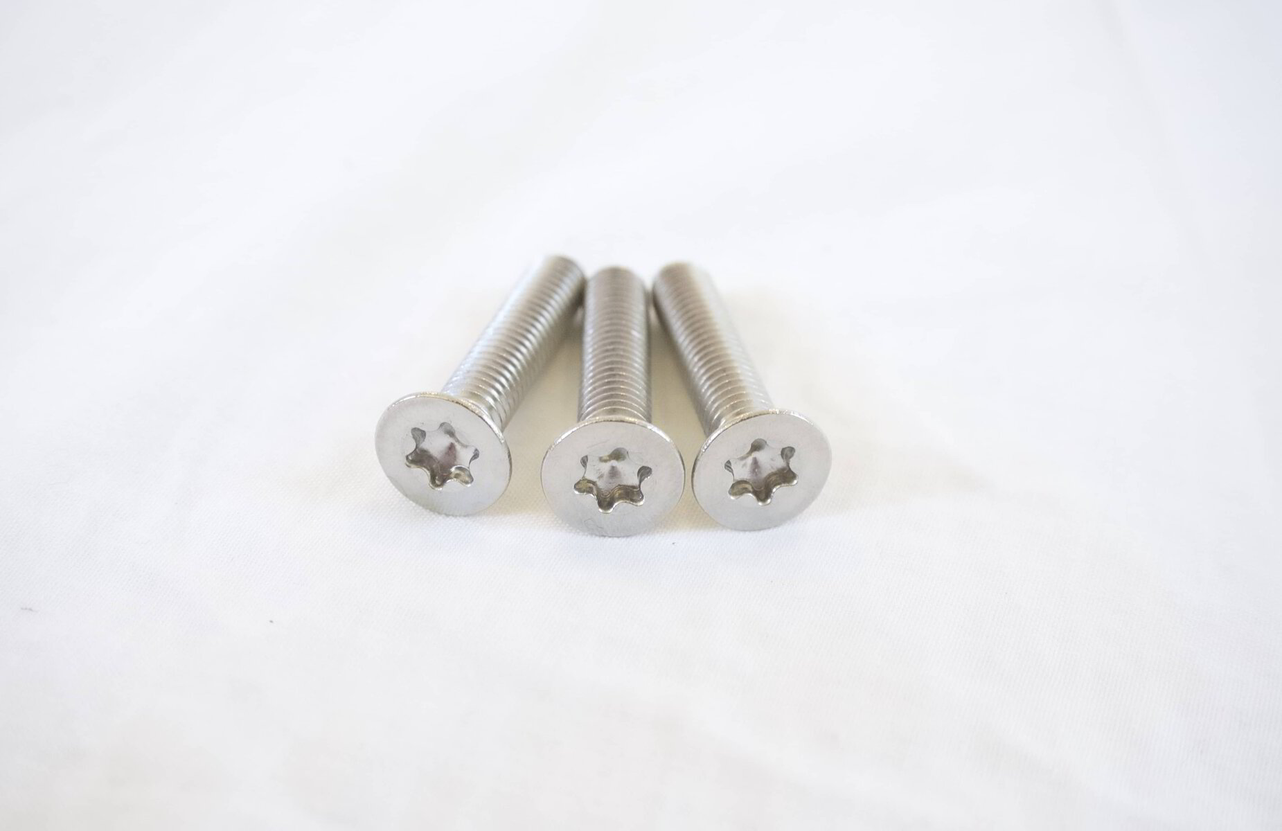 Flukes Aero Aluminum Hydrofoil Mast Package: 3 x Masts + Base + Screws