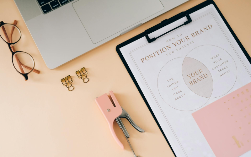 Benefits vs. Features: The Key to Creating Compelling Marketing Messages