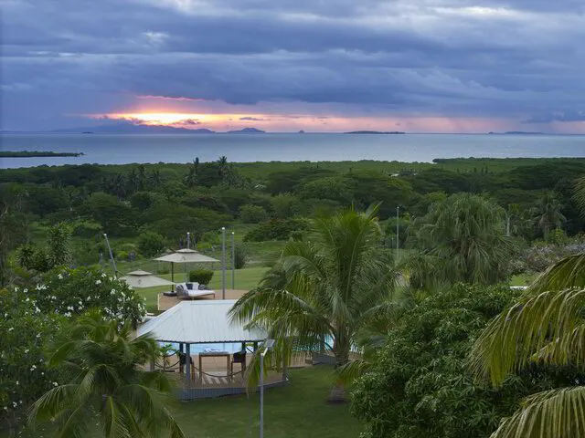Paradis Sur Terre: 6-Bedroom Villas with Pools & Sea Views