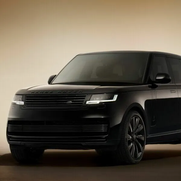 Introducing Range Rover SV Black