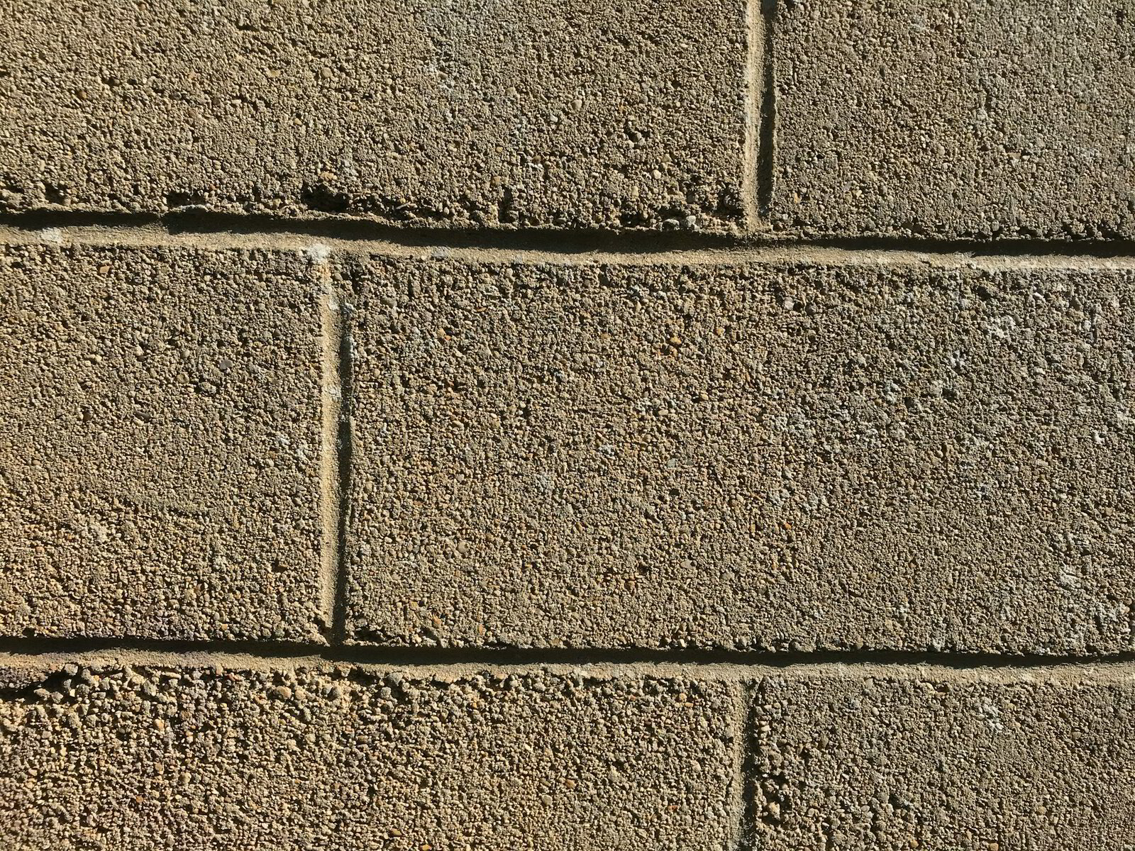 Do Wall Blocks Work Year-Round in Victoria's Weather?