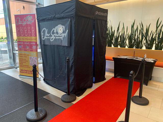 Luxury Photo Booth Rental Company | Oh Snap! Selfie Photo Booths