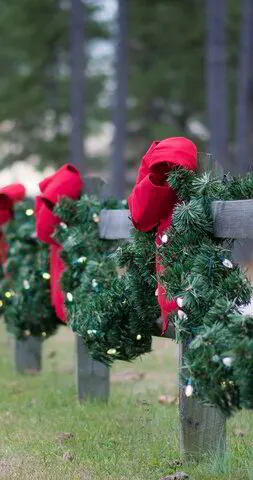 Jubilee Decor - Commercial Christmas Decorations