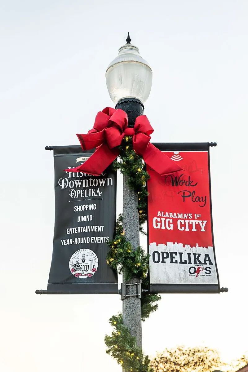 Christmas Pole Decorations: Pole Mounted Christmas Decorations for ...