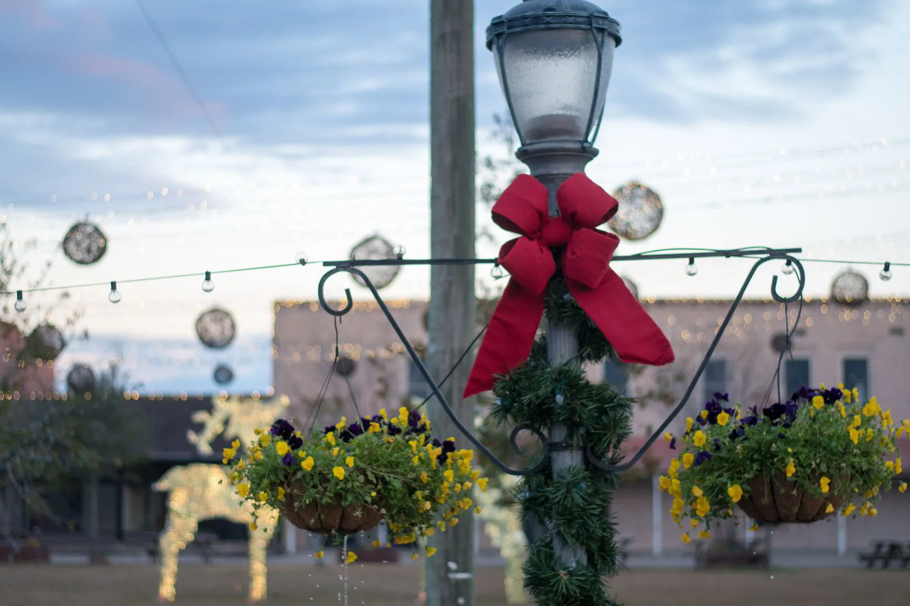 Christmas Light Pole Garland