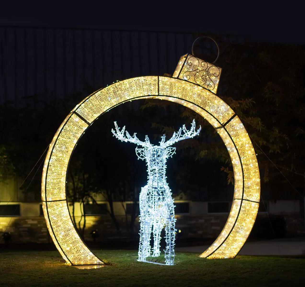 Jubilee Decor - Commercial Christmas Decorations