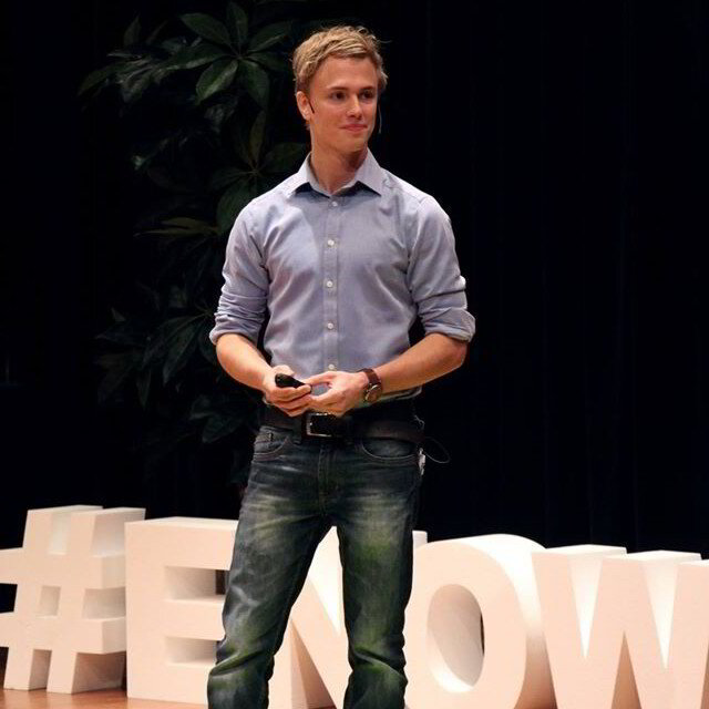 Karsten van Asdonk lezing op 11 november om 14u in Grand Café Moai