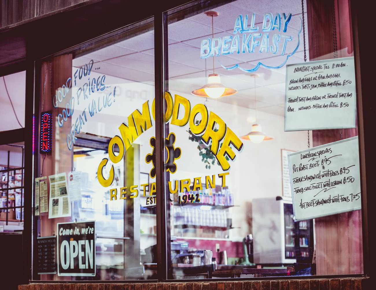 5 Old School Diners That Are Serving It Up Right