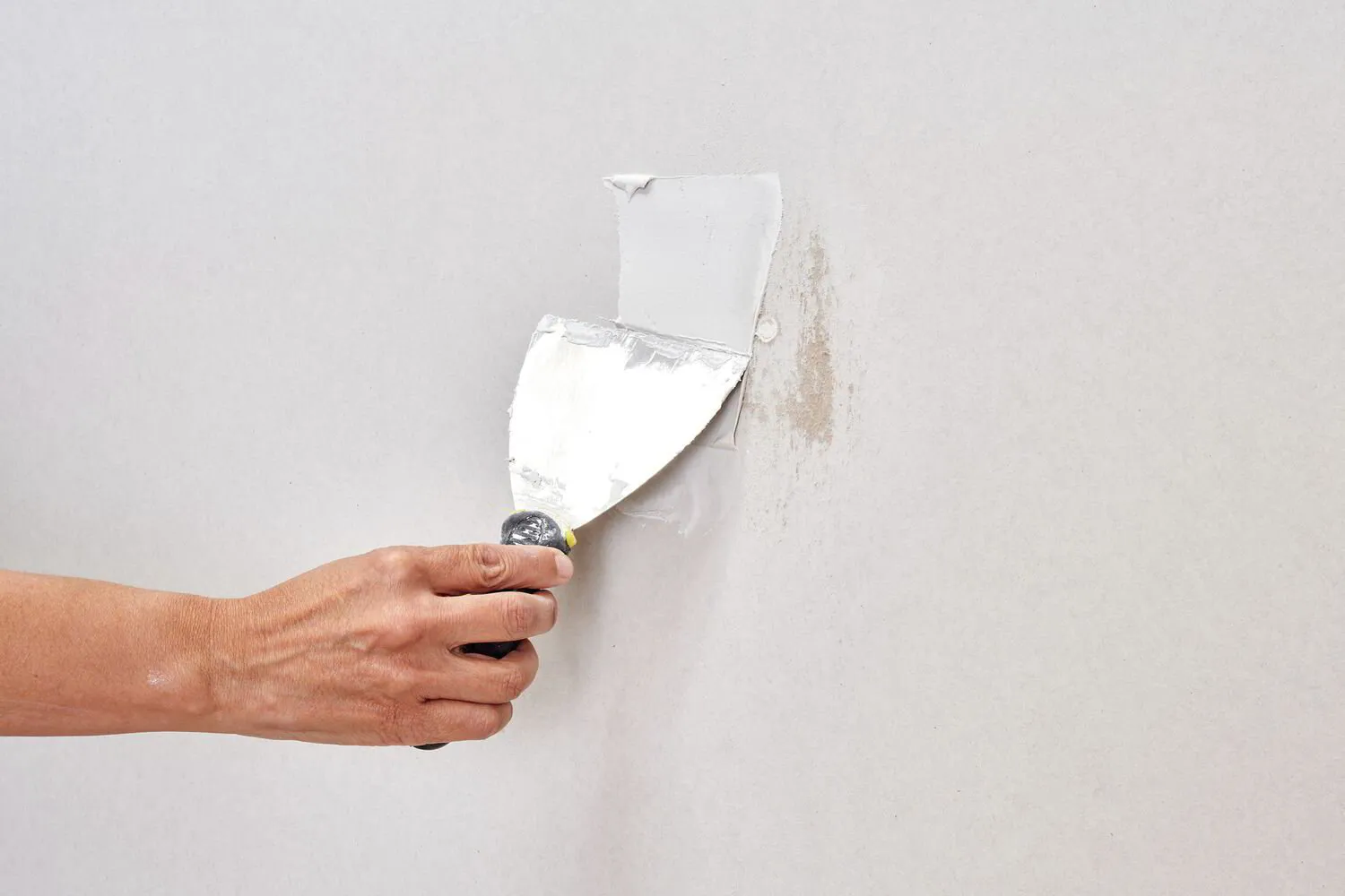 Common Drywall Issues and Solutions Explained