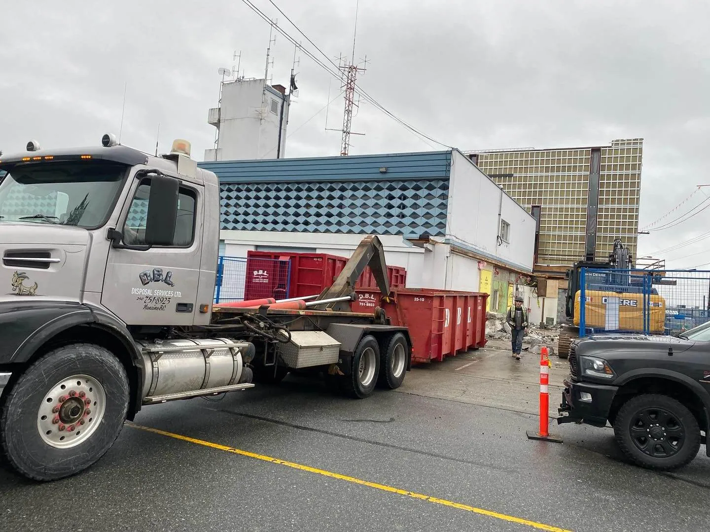 Roll-Off Bins and Commercial Compactors| D.B.L. Disposal Services