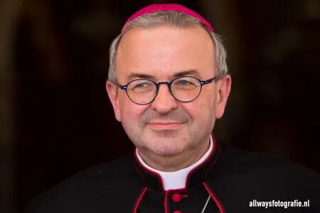 Kerstpreek bisschop Harrie Smeets 2020: Mensen die God loslaten, laten ...