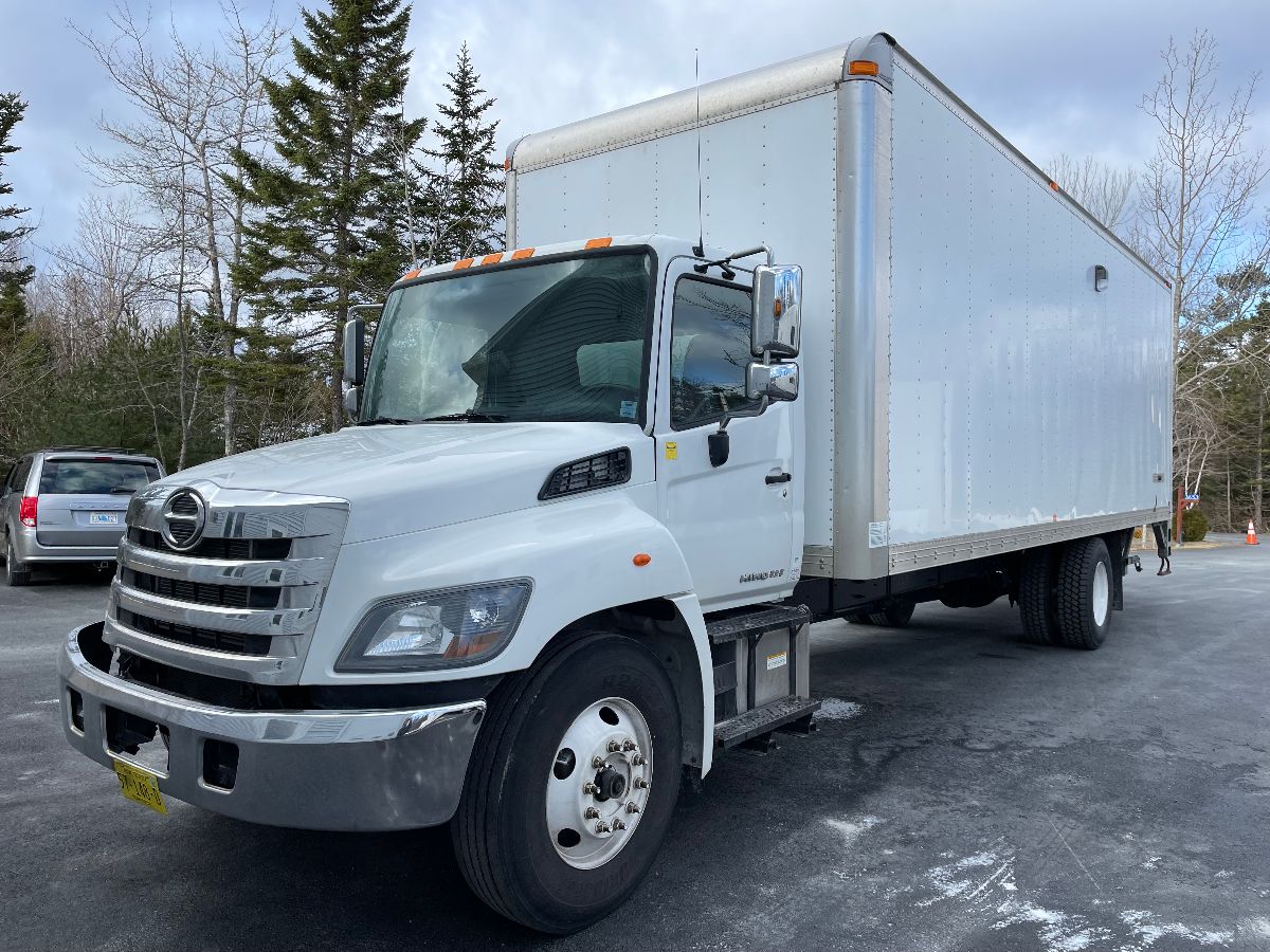 Camera Truck (Unit 119) - 28' Box with Liftgate and Side Door