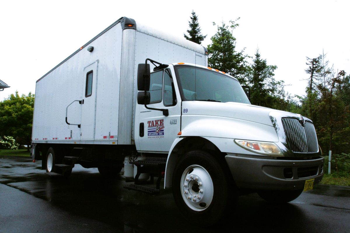 Camera Truck (Unit 89) - 24' Box with Liftgate and Side Door