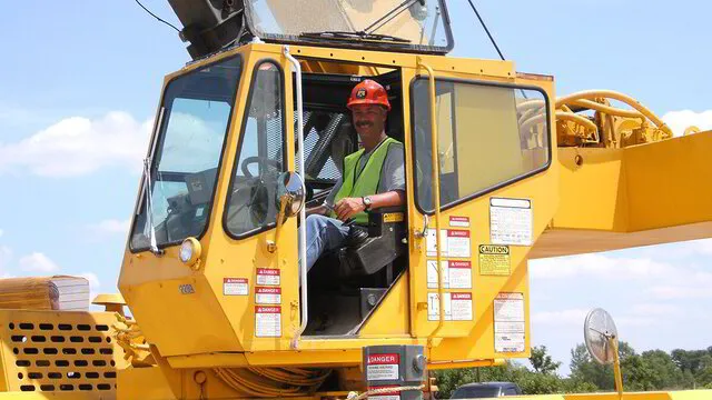 Mobile Crane Operator Training | Miller Crane Works Excellence