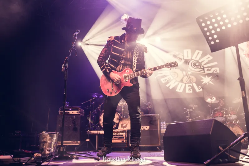 Lee Dunham, Prog musician, collaborates with Doris Brendel and has ...