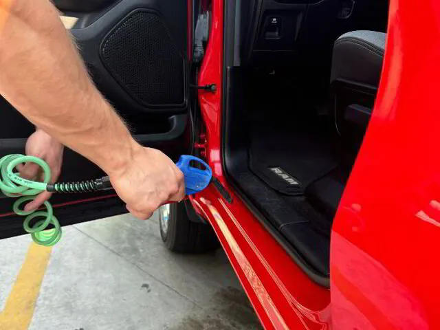 Car Wash in Carpentersville, IL | Swift Wash – Make Your Car Smile