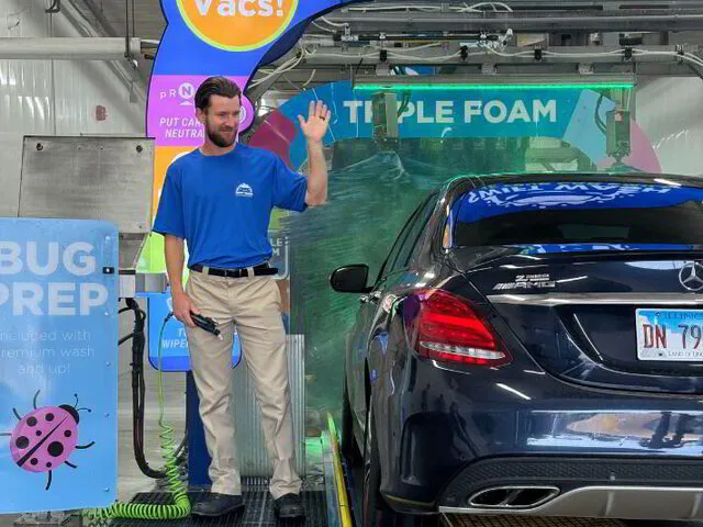 Car Wash in Carpentersville, IL | Swift Wash – Make Your Car Smile