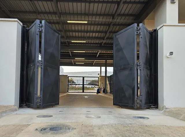 Vehicle Gates - High-Security Speed, 90-Degree, and Cantilever Gates