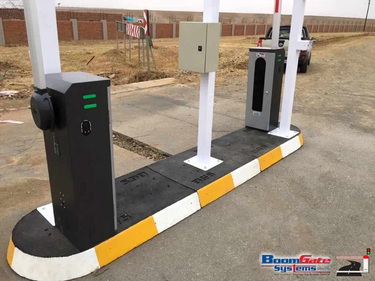 Modular Mounting Solution for Traffic Islands | Reusable Rubber