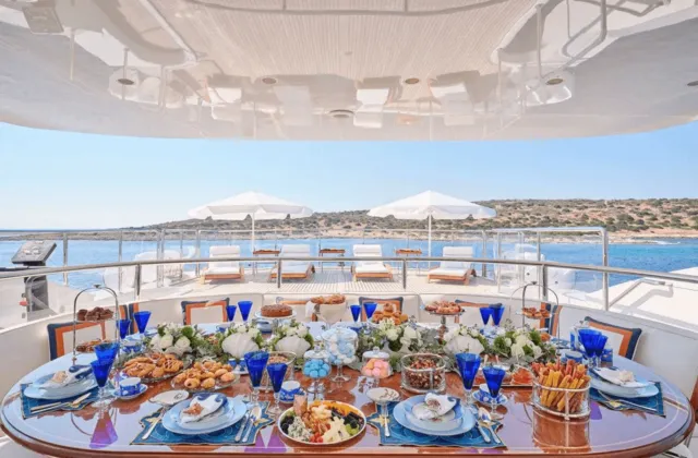 GUEST Accredited Superyacht Stewardess