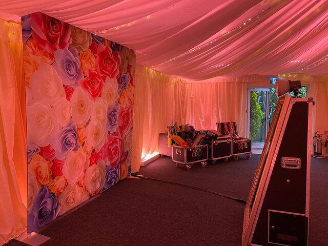 Premium Photo Booth Company | Strike A Pose