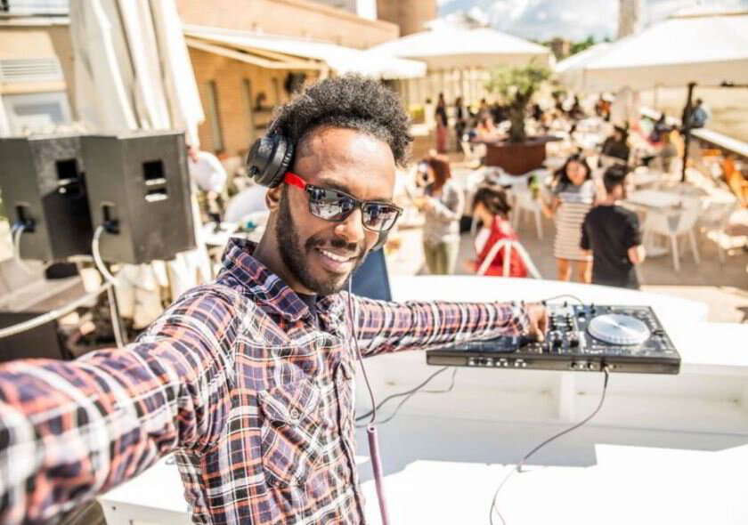 5-things-to-look-for-when-hiring-a-dj/